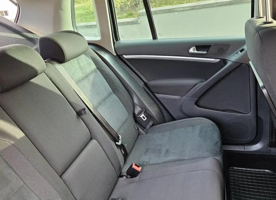 Melns Volkswagen Tiguan 2014 Jēkabpils, ar dzinēja tilpumu 2.00 L un nobraukumu 202 tūkst. km par 7150 €, foto 19 vietnē AUTOMOTO.COM.LV