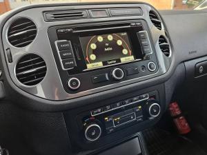 Melns Volkswagen Tiguan 2014 Jēkabpils, ar dzinēja tilpumu 2.00 L un nobraukumu 202 tūkst. km par 7150 €, foto 29 vietnē AUTOMOTO.COM.LV