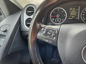 Melns Volkswagen Tiguan 2014 Jēkabpils, ar dzinēja tilpumu 2.00 L un nobraukumu 202 tūkst. km par 7150 €, foto 32 vietnē AUTOMOTO.COM.LV