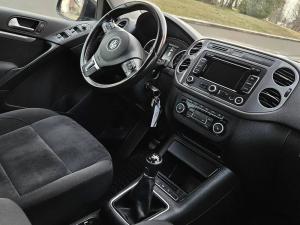 Melns Volkswagen Tiguan 2014 Jēkabpils, ar dzinēja tilpumu 2.00 L un nobraukumu 202 tūkst. km par 7150 €, foto 39 vietnē AUTOMOTO.COM.LV