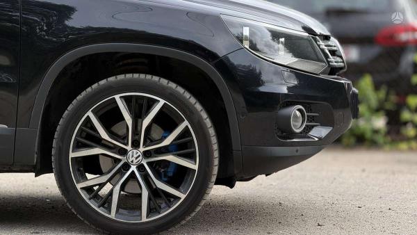 Black Volkswagen Tiguan 2014 in Ukmerge, with an engine capacity of 1.97 L and mileage of 300 thousand km for 7900 €, photo 9 on AUTOMOTO.COM.LV