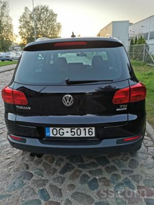 Melns Volkswagen Tiguan 2014 Liepāja, ar dzinēja tilpumu 2.00 L un nobraukumu 114 tūkst. km par 11400 €, foto 4 vietnē AUTOMOTO.COM.LV