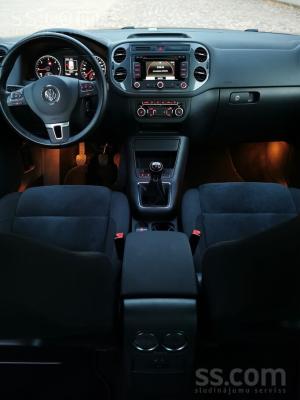 Melns Volkswagen Tiguan 2014 Liepāja, ar dzinēja tilpumu 2.00 L un nobraukumu 114 tūkst. km par 11400 €, foto 23 vietnē AUTOMOTO.COM.LV