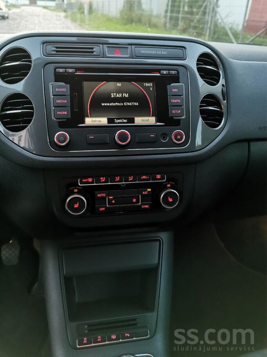 Melns Volkswagen Tiguan 2014 Liepāja, ar dzinēja tilpumu 2.00 L un nobraukumu 114 tūkst. km par 11400 €, foto 25 vietnē AUTOMOTO.COM.LV
