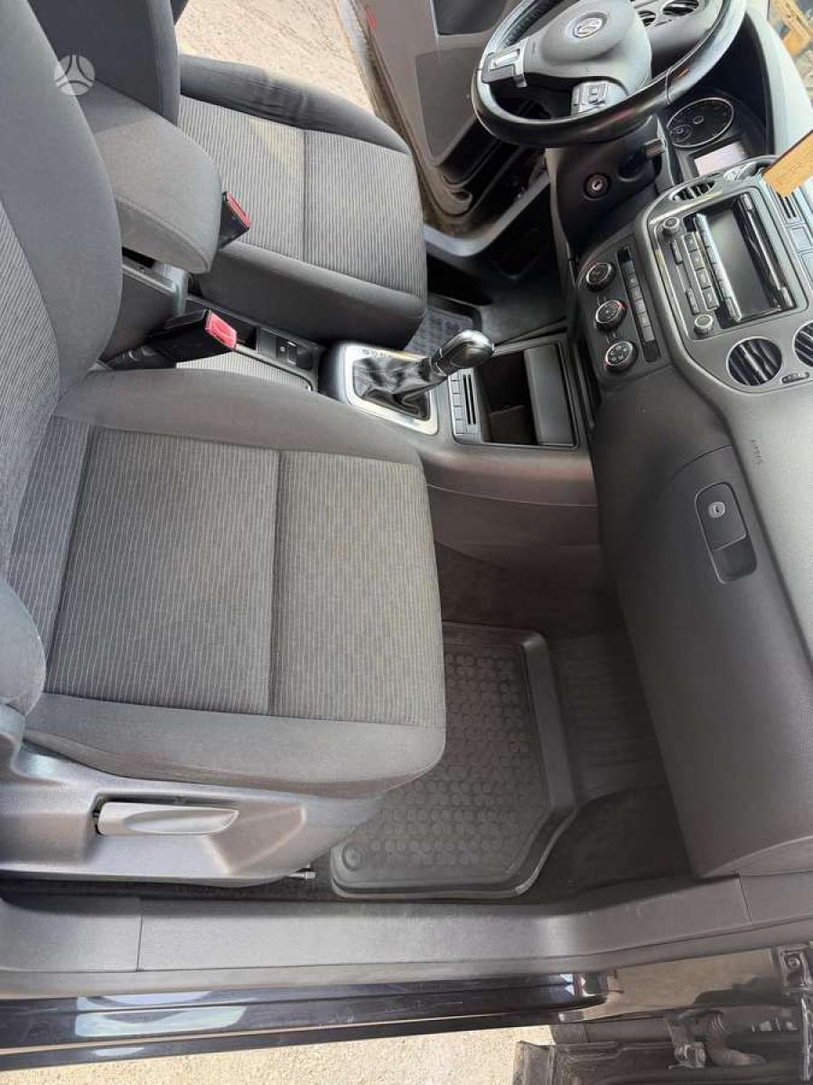 Melns Volkswagen Tiguan 2014 Viļņa, ar dzinēja tilpumu 1.98 L un nobraukumu 191 tūkst. km par 8790 €, foto 11 vietnē AUTOMOTO.COM.LV