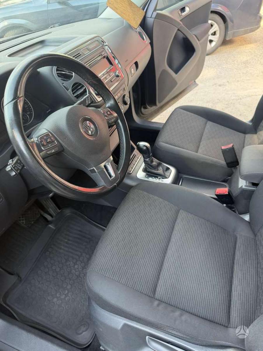 Melns Volkswagen Tiguan 2014 Viļņa, ar dzinēja tilpumu 1.98 L un nobraukumu 191 tūkst. km par 8790 €, foto 13 vietnē AUTOMOTO.COM.LV