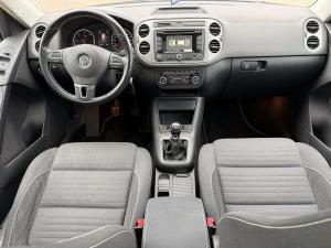 Black Volkswagen Tiguan 2014 in Utena, with an engine capacity of 2.00 L and mileage of 270 thousand km for 9300 €, photo 13 on AUTOMOTO.COM.LV