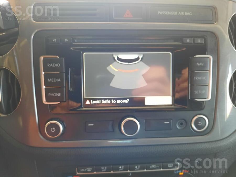 Melns Volkswagen Tiguan 2014 Rīga, ar dzinēja tilpumu 2.00 L un nobraukumu 240 tūkst. km par 12000 €, foto 8 vietnē AUTOMOTO.COM.LV