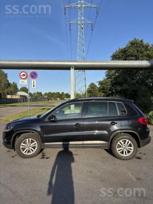 Melns Volkswagen Tiguan 2014 Rīga, ar dzinēja tilpumu 2.00 L un nobraukumu 258 tūkst. km par 9200 €, foto 4 vietnē AUTOMOTO.COM.LV