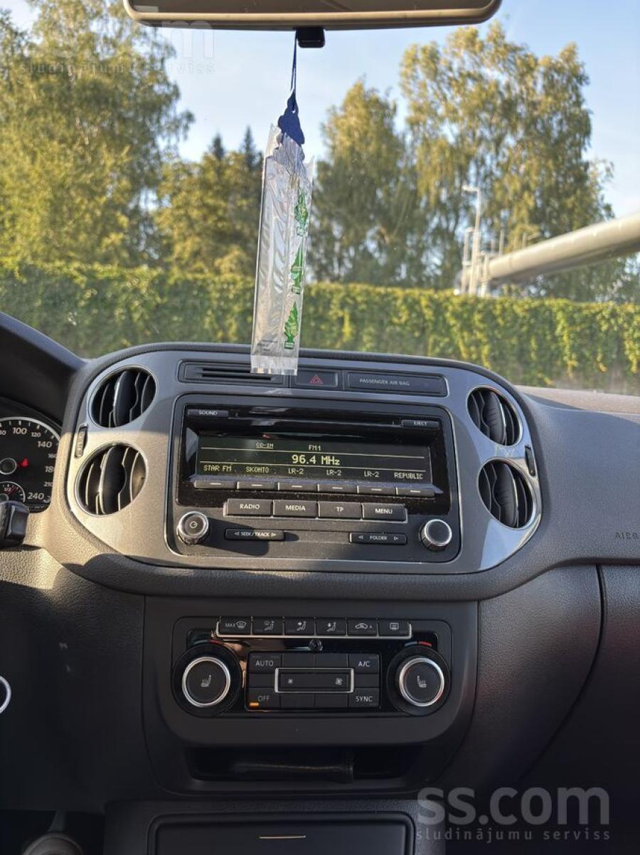 Melns Volkswagen Tiguan 2014 Rīga, ar dzinēja tilpumu 2.00 L un nobraukumu 258 tūkst. km par 9200 €, foto 10 vietnē AUTOMOTO.COM.LV