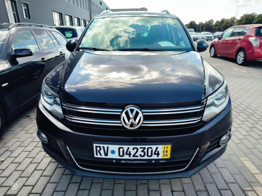 Melns Volkswagen Tiguan 2014 Tauragė, ar dzinēja tilpumu 1.97 L un nobraukumu 267 tūkst. km par 8200 €, foto 3 vietnē AUTOMOTO.COM.LV