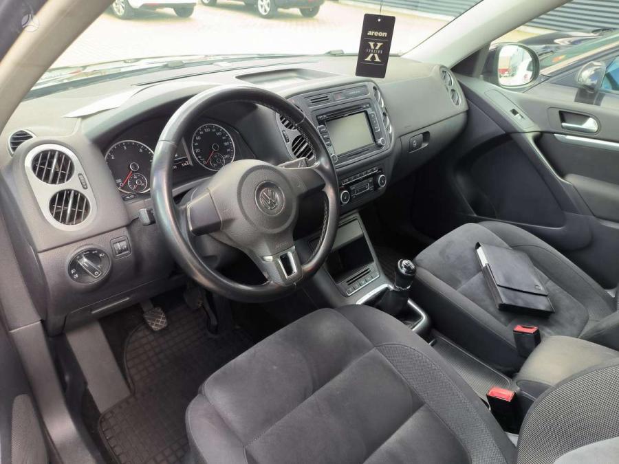 Melns Volkswagen Tiguan 2014 Tauragė, ar dzinēja tilpumu 1.97 L un nobraukumu 267 tūkst. km par 8200 €, foto 14 vietnē AUTOMOTO.COM.LV