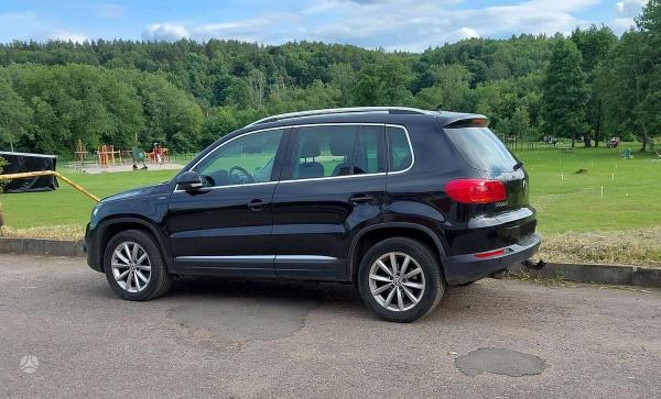 Black Volkswagen Tiguan 2015 in Vilnius, with an engine capacity of 1.97 L and mileage of 255 thousand km for 9500 €, photo 11 on AUTOMOTO.COM.LV