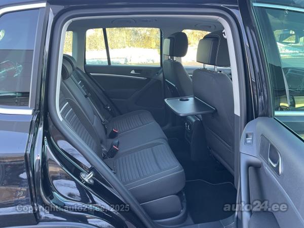 Black Volkswagen Tiguan 2015 in Viljandi, with an engine capacity of 2.00 L and mileage of 168 thousand km for 12980 €, photo 11 on AUTOMOTO.COM.LV
