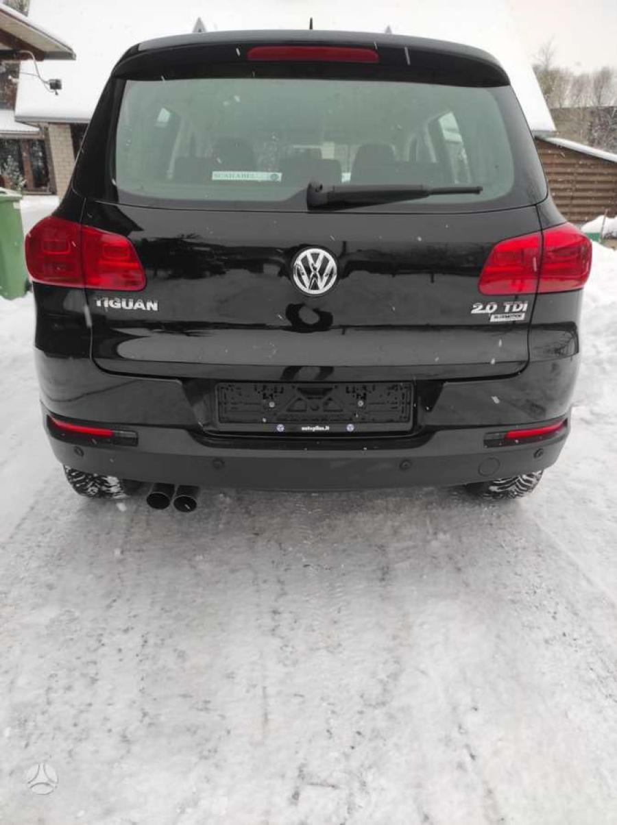 Melns Volkswagen Tiguan 2015 Kauņa, ar dzinēja tilpumu 2.00 L un nobraukumu 240 tūkst. km par 8950 €, foto 4 vietnē AUTOMOTO.COM.LV