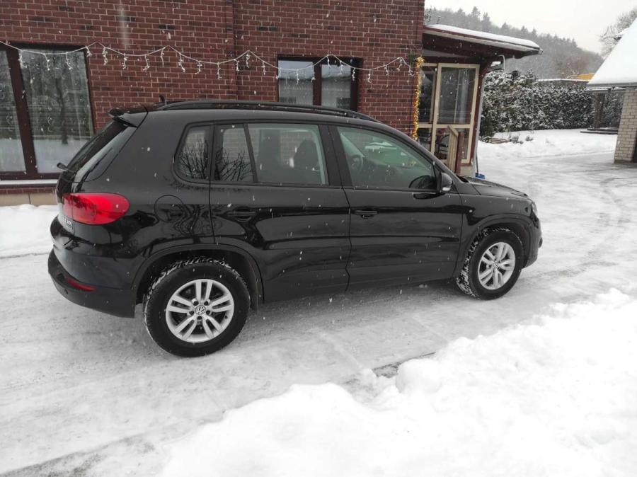 Melns Volkswagen Tiguan 2015 Kauņa, ar dzinēja tilpumu 2.00 L un nobraukumu 240 tūkst. km par 8950 €, foto 6 vietnē AUTOMOTO.COM.LV
