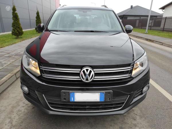 Black Volkswagen Tiguan 2015 in Panevezys, with an engine capacity of 1.97 L and mileage of 327 thousand km for 9000 €, photo 4 on AUTOMOTO.COM.LV