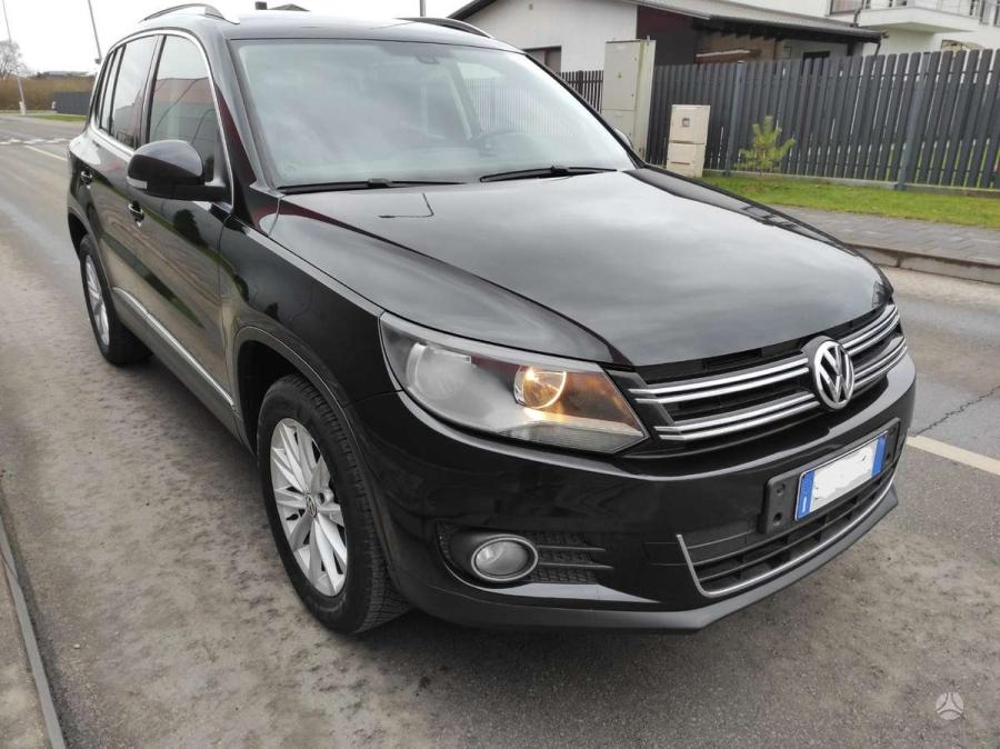 Melns Volkswagen Tiguan 2015 Panevēža, ar dzinēja tilpumu 1.97 L un nobraukumu 327 tūkst. km par 9000 €, foto 5 vietnē AUTOMOTO.COM.LV
