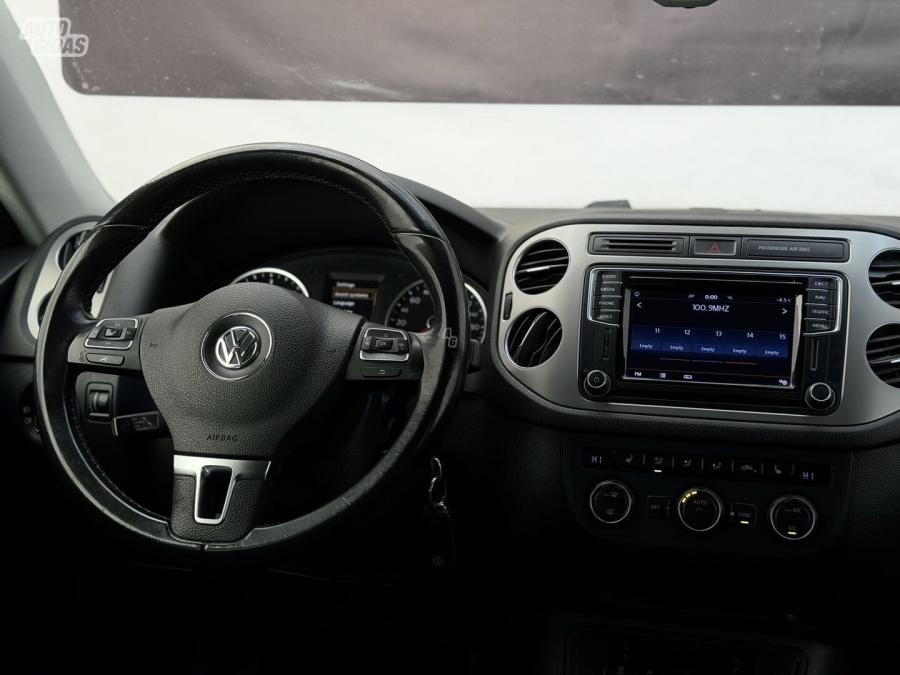 Melns Volkswagen Tiguan 2015 Avižieniai, ar dzinēja tilpumu 2.00 L un nobraukumu 259 tūkst. km par 10690 €, foto 15 vietnē AUTOMOTO.COM.LV