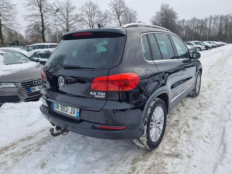 Melns Volkswagen Tiguan 2015 Tauragė, ar dzinēja tilpumu 1.97 L un nobraukumu 232 tūkst. km par 8700 €, foto 3 vietnē AUTOMOTO.COM.LV