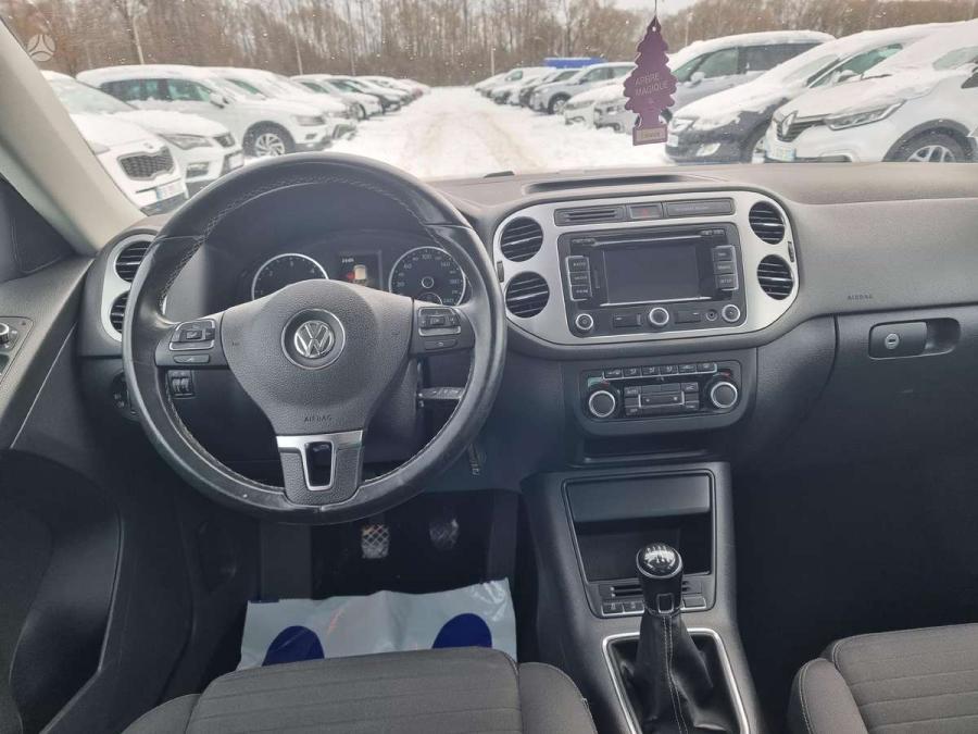 Melns Volkswagen Tiguan 2015 Tauragė, ar dzinēja tilpumu 1.97 L un nobraukumu 232 tūkst. km par 8700 €, foto 9 vietnē AUTOMOTO.COM.LV