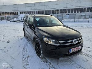 Black Volkswagen Tiguan 2015 in Panevezys, with an engine capacity of 2.00 L and mileage of 232 thousand km for 7500 €, photo 2 on AUTOMOTO.COM.LV