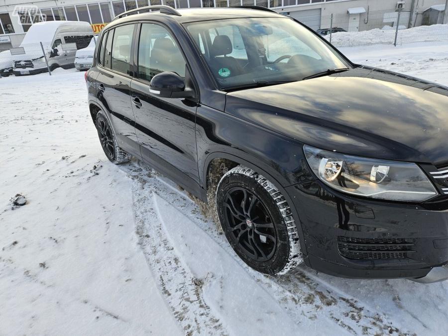Black Volkswagen Tiguan 2015 in Panevezys, with an engine capacity of 2.00 L and mileage of 232 thousand km for 7500 €, photo 8 on AUTOMOTO.COM.LV