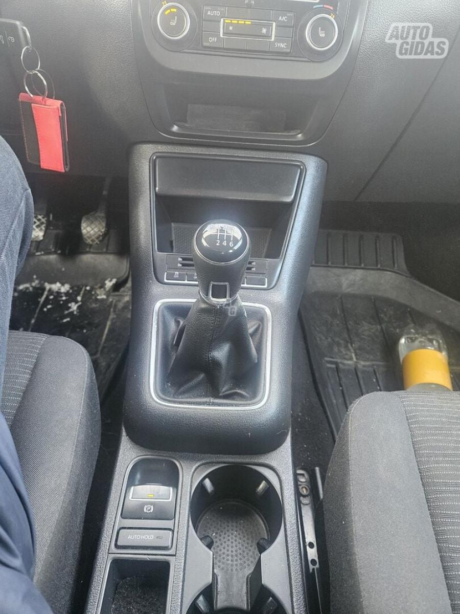 Black Volkswagen Tiguan 2015 in Panevezys, with an engine capacity of 2.00 L and mileage of 232 thousand km for 7500 €, photo 13 on AUTOMOTO.COM.LV