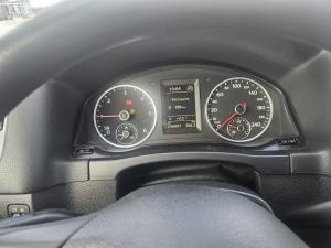 Black Volkswagen Tiguan 2015 in Panevezys, with an engine capacity of 2.00 L and mileage of 232 thousand km for 7500 €, photo 16 on AUTOMOTO.COM.LV