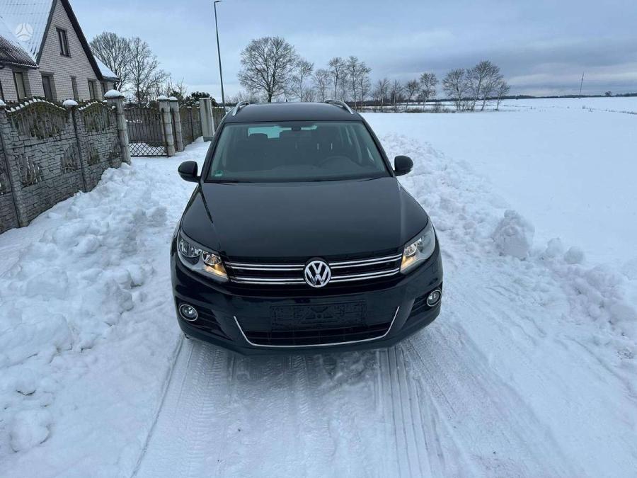 Black Volkswagen Tiguan 2015 in Kaunas, with an engine capacity of 1.97 L and mileage of 260 thousand km for 9999 €, photo 11 on AUTOMOTO.COM.LV