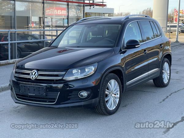 Black Volkswagen Tiguan 2015 in Viljandi, with an engine capacity of 2.00 L and mileage of 169 thousand km for 12680 €, photo 1 on AUTOMOTO.COM.LV