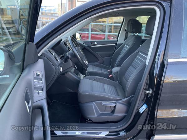 Black Volkswagen Tiguan 2015 in Viljandi, with an engine capacity of 2.00 L and mileage of 169 thousand km for 12680 €, photo 9 on AUTOMOTO.COM.LV
