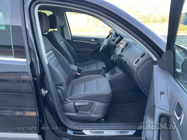 Black Volkswagen Tiguan 2015 in Viljandi, with an engine capacity of 2.00 L and mileage of 169 thousand km for 12680 €, photo 10 on AUTOMOTO.COM.LV