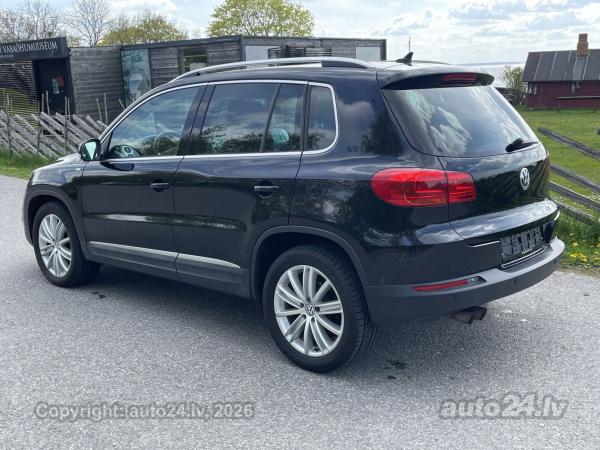 Black Volkswagen Tiguan 2015 in Viljandi, with an engine capacity of 2.00 L and mileage of 169 thousand km for 11980 €, photo 4 on AUTOMOTO.COM.LV