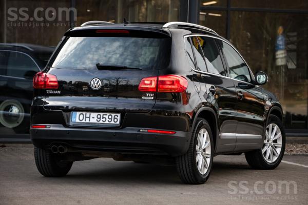 Black Volkswagen Tiguan 2015 in Jelgava, with an engine capacity of 2.00 L and mileage of 0 thousand km for 11990 €, photo 8 on AUTOMOTO.COM.LV