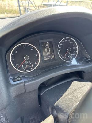 Black Volkswagen Tiguan 2015 in Limbazi, with an engine capacity of 2.00 L and mileage of 203 thousand km for 8200 €, photo 3 on AUTOMOTO.COM.LV