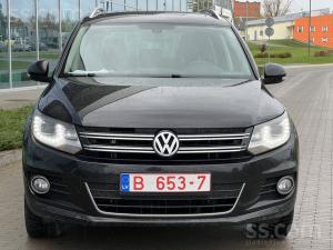 Black Volkswagen Tiguan 2015 in Rezekne, with an engine capacity of 2.00 L and mileage of 254 thousand km for 8800 €, photo 1 on AUTOMOTO.COM.LV