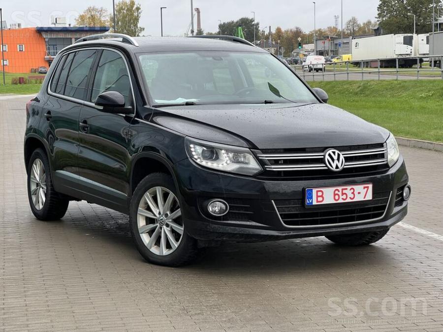 Black Volkswagen Tiguan 2015 in Rezekne, with an engine capacity of 2.00 L and mileage of 254 thousand km for 8800 €, photo 4 on AUTOMOTO.COM.LV