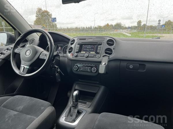 Black Volkswagen Tiguan 2015 in Rezekne, with an engine capacity of 2.00 L and mileage of 254 thousand km for 8800 €, photo 10 on AUTOMOTO.COM.LV