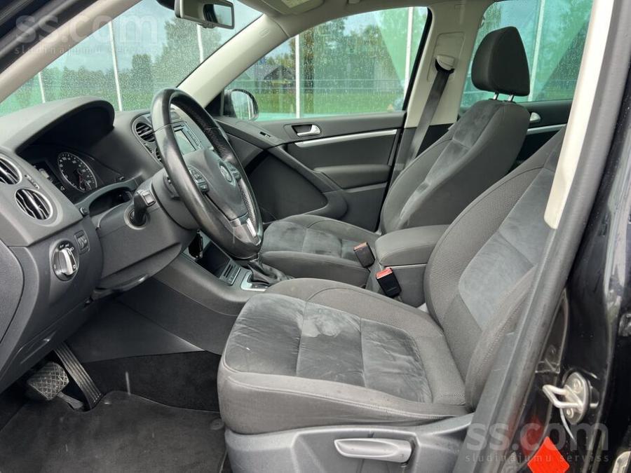 Black Volkswagen Tiguan 2015 in Rezekne, with an engine capacity of 2.00 L and mileage of 254 thousand km for 8800 €, photo 11 on AUTOMOTO.COM.LV