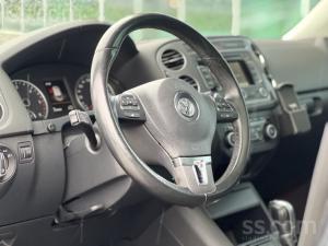 Black Volkswagen Tiguan 2015 in Rezekne, with an engine capacity of 2.00 L and mileage of 254 thousand km for 8800 €, photo 12 on AUTOMOTO.COM.LV