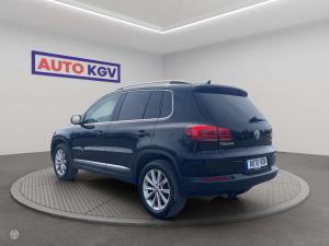 Melns Volkswagen Tiguan 2015 Viļņa, ar dzinēja tilpumu 2.00 L un nobraukumu 191 tūkst. km par 9999 €, foto 4 vietnē AUTOMOTO.COM.LV