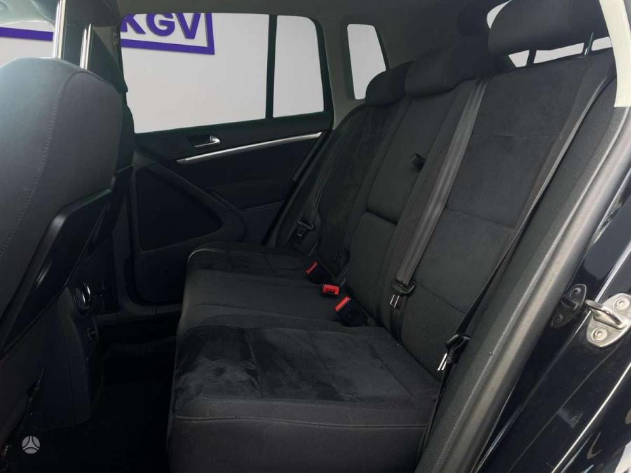 Melns Volkswagen Tiguan 2015 Viļņa, ar dzinēja tilpumu 2.00 L un nobraukumu 191 tūkst. km par 9999 €, foto 12 vietnē AUTOMOTO.COM.LV