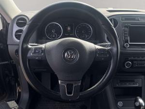 Melns Volkswagen Tiguan 2015 Viļņa, ar dzinēja tilpumu 2.00 L un nobraukumu 191 tūkst. km par 9999 €, foto 17 vietnē AUTOMOTO.COM.LV