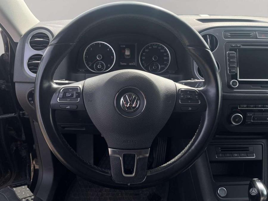 Melns Volkswagen Tiguan 2015 Viļņa, ar dzinēja tilpumu 2.00 L un nobraukumu 191 tūkst. km par 9999 €, foto 17 vietnē AUTOMOTO.COM.LV