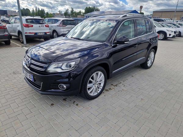 Black Volkswagen Tiguan 2015 in Taurage, with an engine capacity of 1.97 L and mileage of 240 thousand km for 8800 €, photo 1 on AUTOMOTO.COM.LV