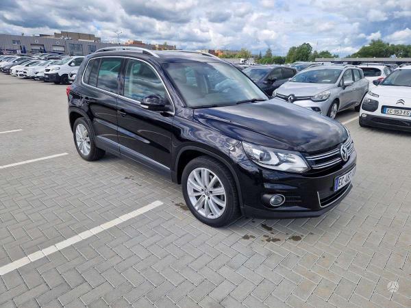 Black Volkswagen Tiguan 2015 in Taurage, with an engine capacity of 1.97 L and mileage of 240 thousand km for 8800 €, photo 4 on AUTOMOTO.COM.LV
