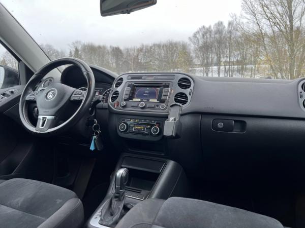 Melns Volkswagen Tiguan 2015 Rīga, ar dzinēja tilpumu 2.00 L un nobraukumu 254 tūkst. km par 11950 €, foto 3 vietnē AUTOMOTO.COM.LV