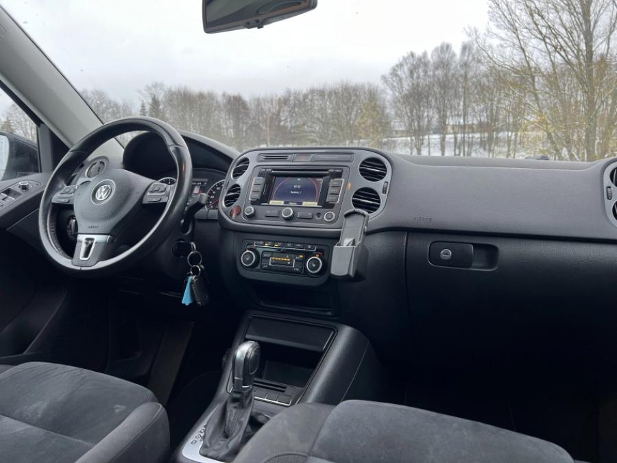 Melns Volkswagen Tiguan 2015 Rīga, ar dzinēja tilpumu 2.00 L un nobraukumu 254 tūkst. km par 11950 €, foto 4 vietnē AUTOMOTO.COM.LV