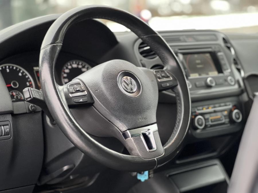 Melns Volkswagen Tiguan 2015 Rīga, ar dzinēja tilpumu 2.00 L un nobraukumu 254 tūkst. km par 11950 €, foto 5 vietnē AUTOMOTO.COM.LV